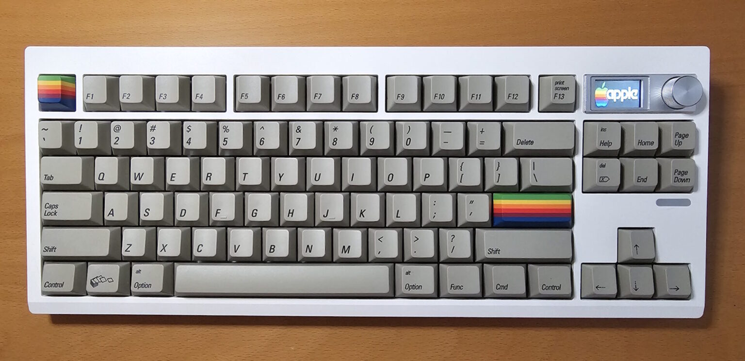 Modern Retro Mechanical Keyboard: PBTfans 1984, Akko V5 Creamy Blue ...